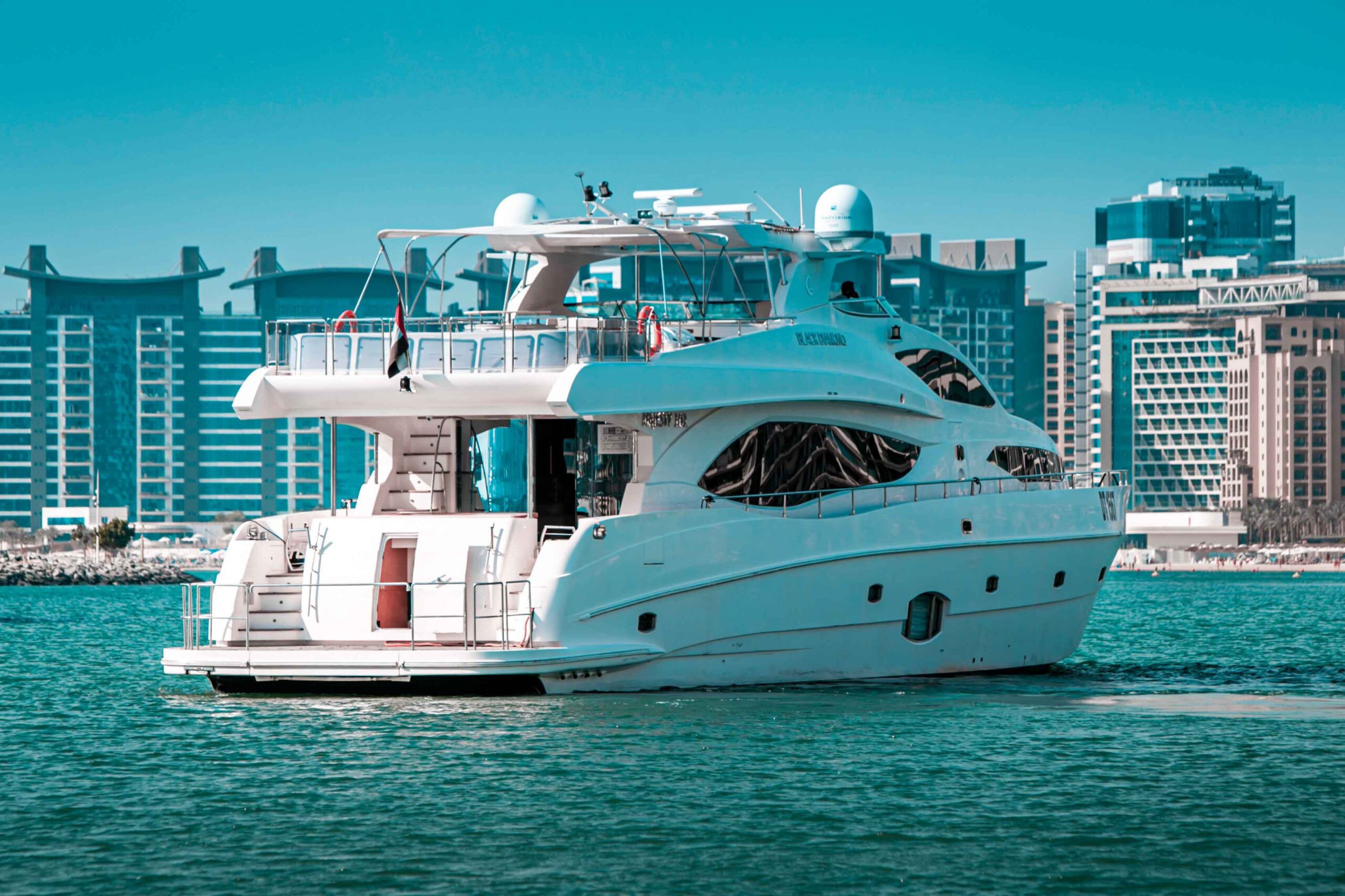 Majesty 101 ft premium yacht rent in Dubai - Gold's Yacht