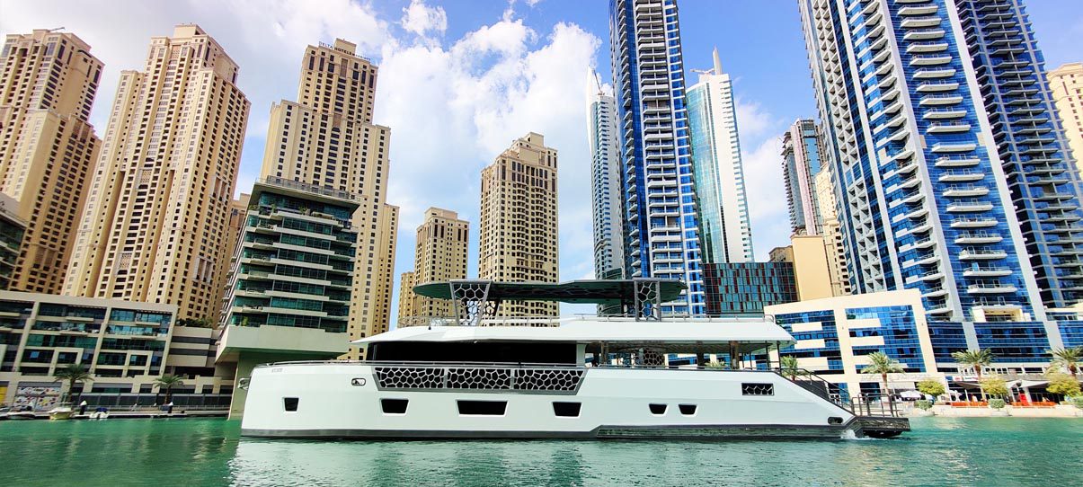Gold's Yacht - حفلة يخت في دبي