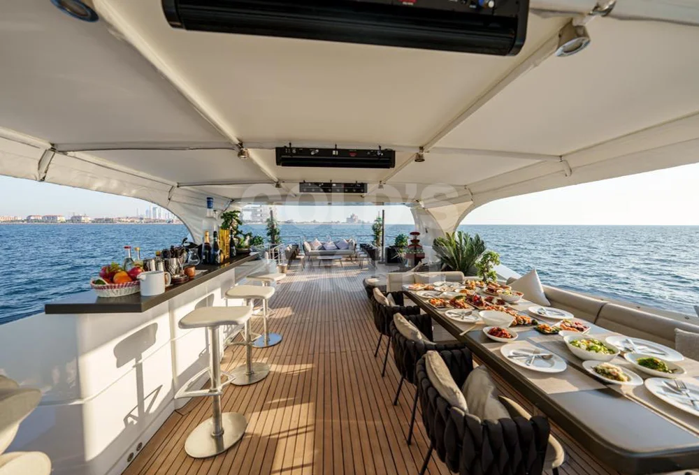Yacht Rental Dubai, Luxury Yacht Charter - Gold's Yacht